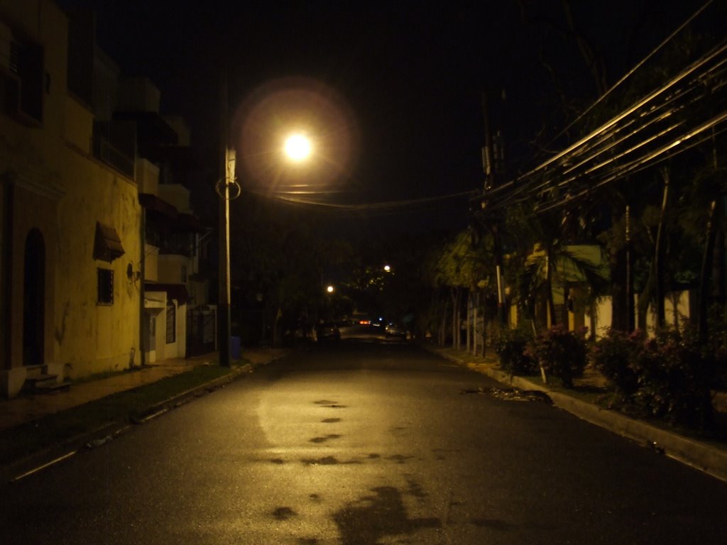 Más de 300 familias transitan por peligrosas calles obscuras – LA RED ...